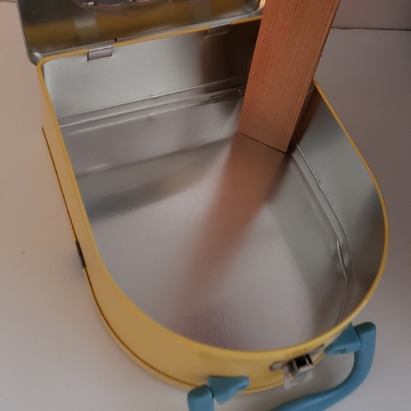 Minions | Toys | Nnt Minions Metal Box With Handle | Poshmark